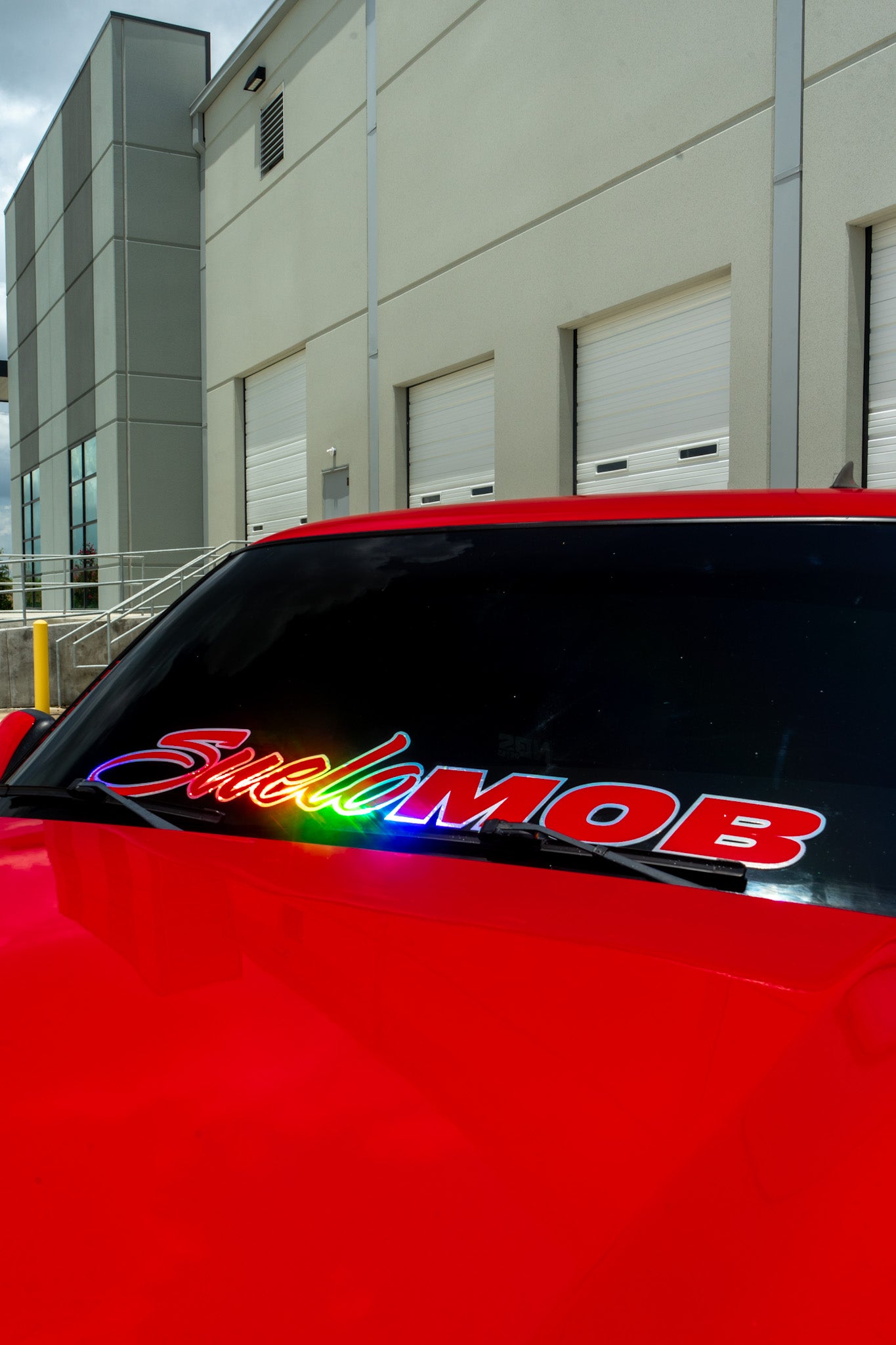 SueloMob Windshield Decal (Custom Color w/ Holographic Outline) – SueloMOB