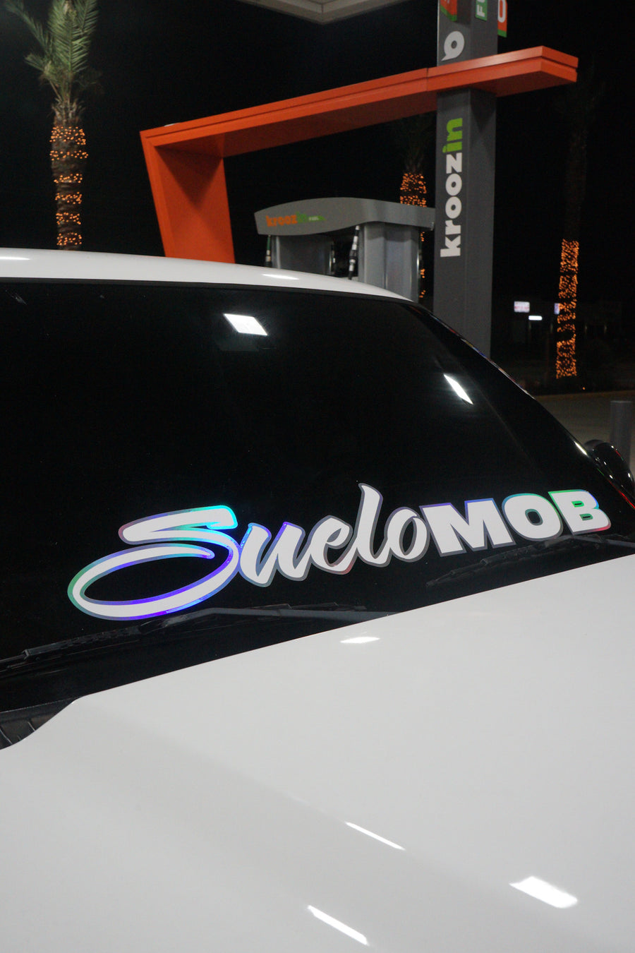 SueloMob Windshield Decal (Custom Color w/ Holographic Outline) – SueloMOB